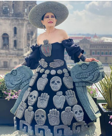 Astrid Hadad nos cuenta cómo celebra el "Grito de Independencia"... con ...